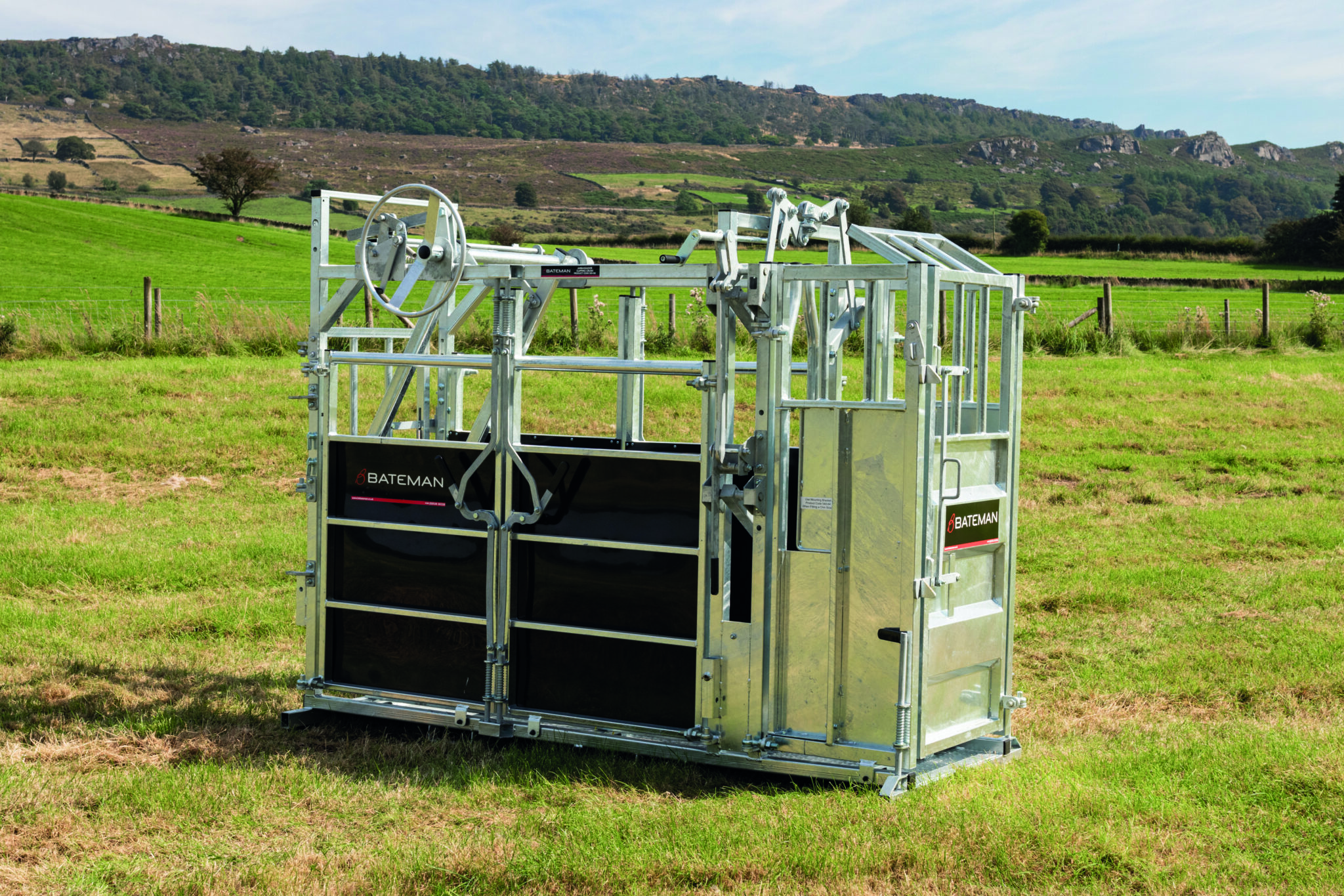 Bateman Ambassador Clipping Cattle Crush - Farm Supplier